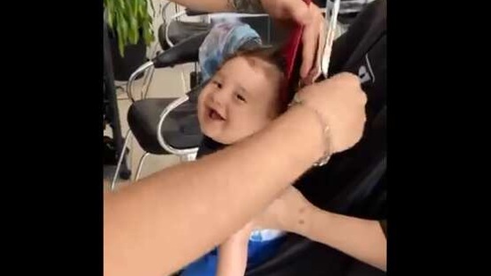 Baby’s reaction to getting his first haircut is too pure. Watch | Trending