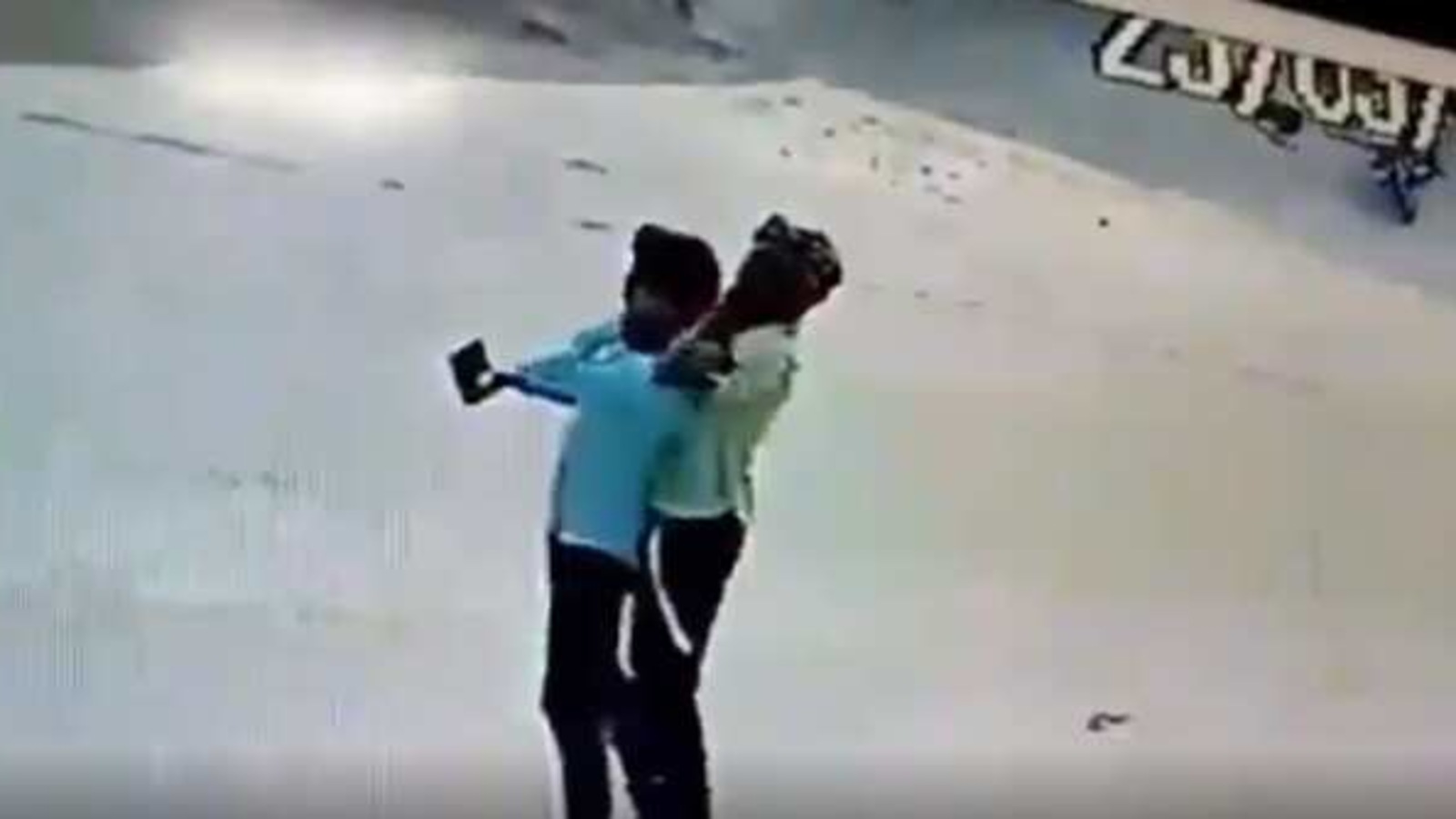 15-second snatching: Two boys strangle pedestrian, grab phone; both ...