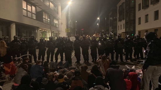 Multiple arrests in anti-lockdown protest in UK city of Bristol | World ...