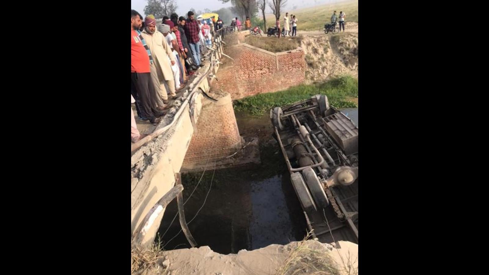 15 injured as PRTC bus falls into drain in Faridkot - Hindustan Times