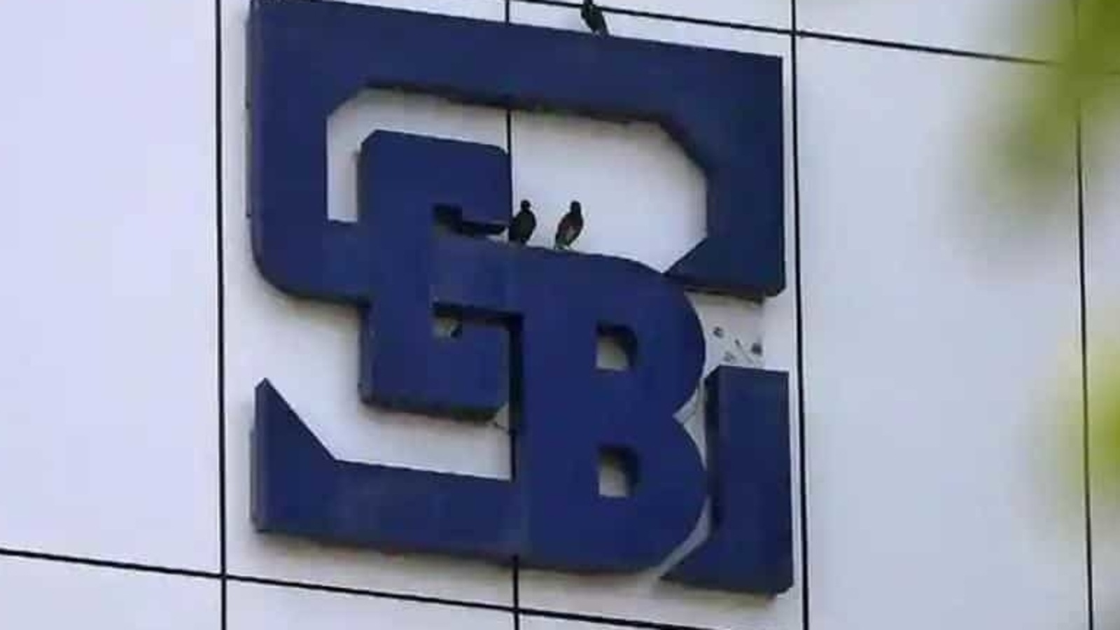 ‘Independent board members have failed’: Sebi chairman - Hindustan Times