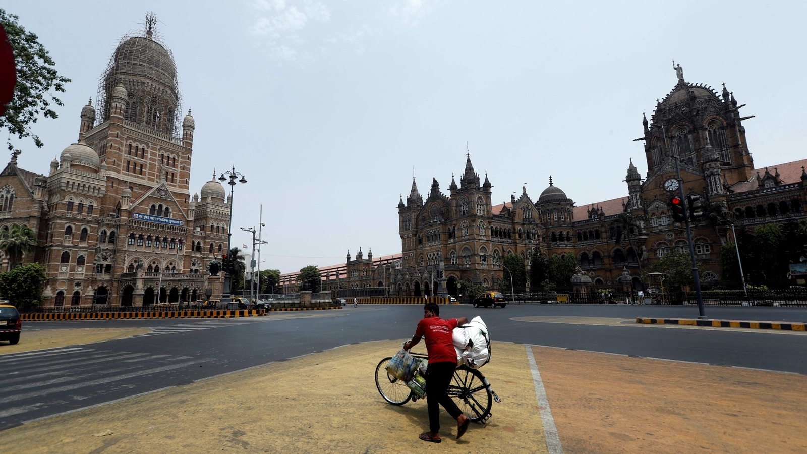 Photos: Weekend lockdown in Maharashtra as Covid-19 cases surge ...