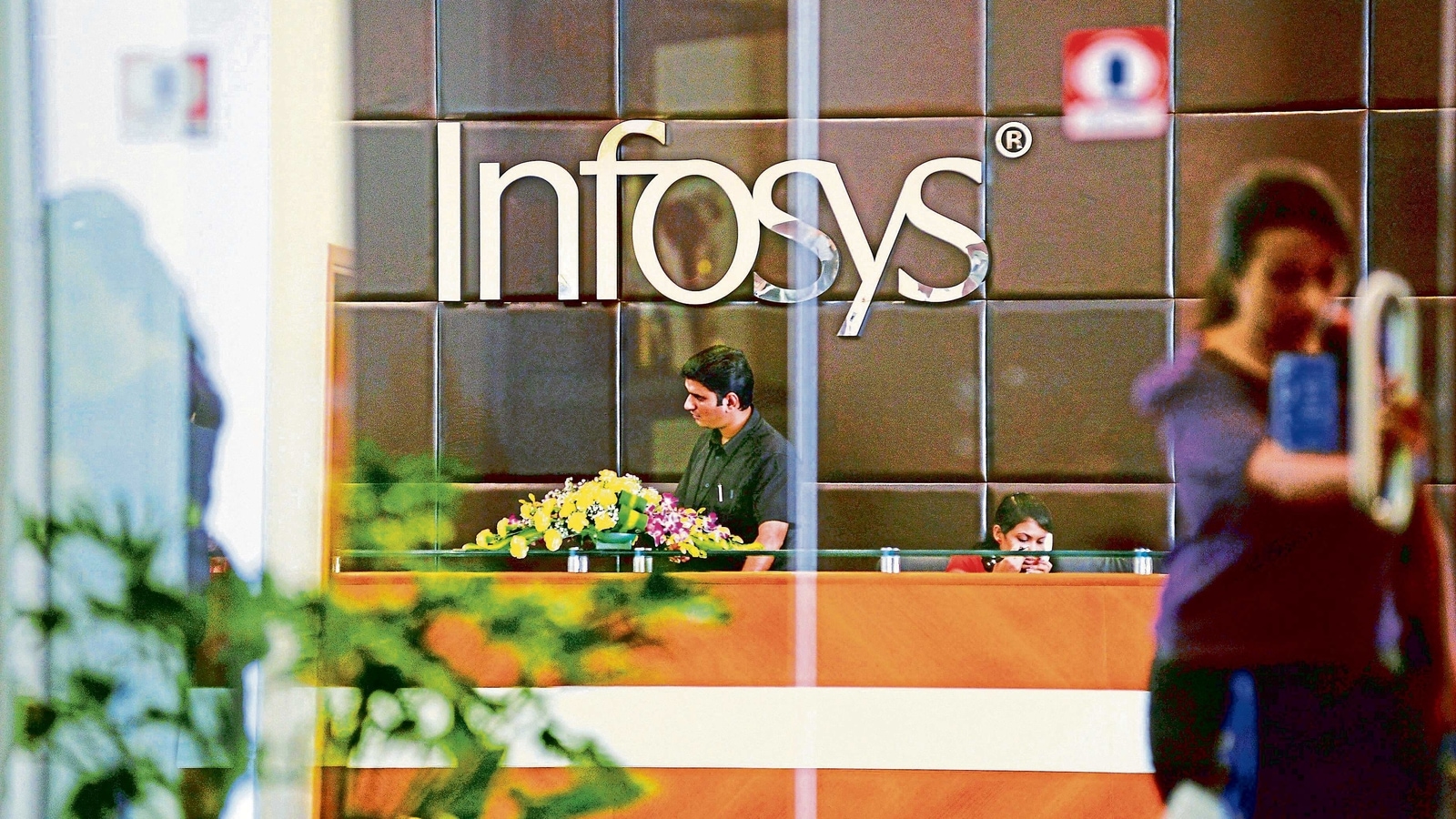 Infosys net profit rises 17.5% to ₹5,076 crore in March quarter ...