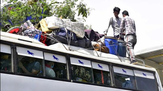 Bihar steps up surveillance as migrant workers begin returning | Latest ...
