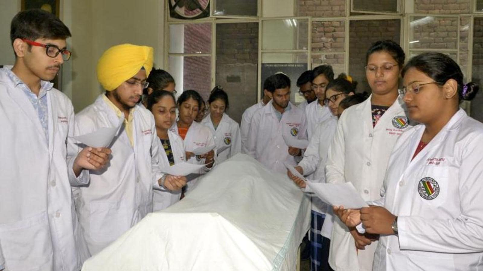 PG medical students to continue as resident doctors till new admissions ...