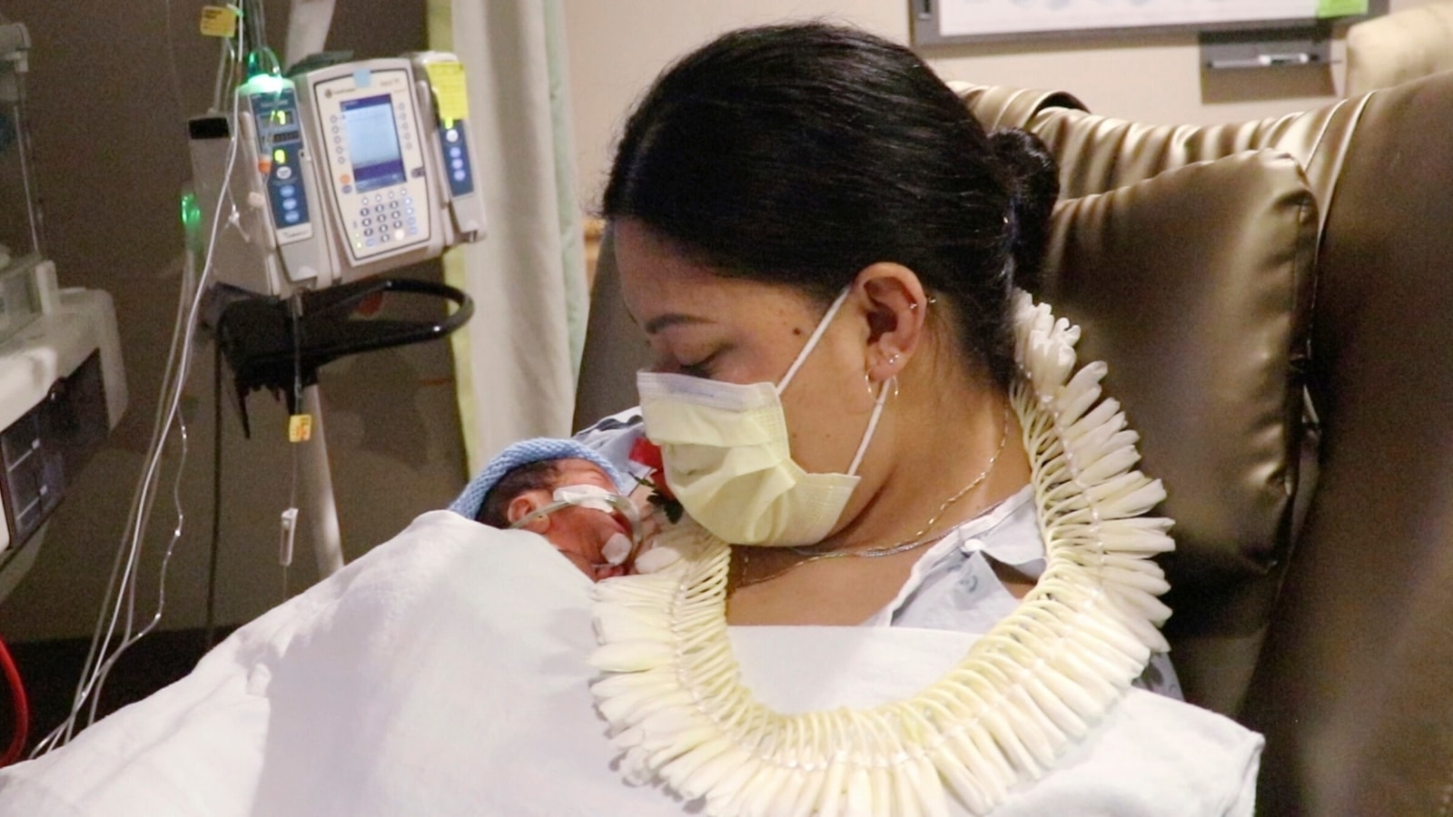 Mom Who Gave Birth On Flight Didnt Know She Was Pregnant World News