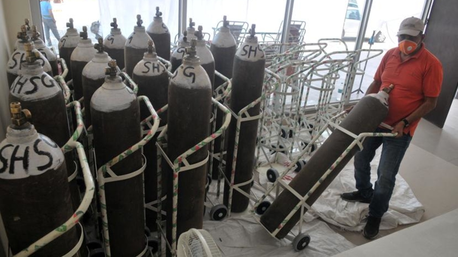 Govt sets up O2 device banks for patients in home isolation | Latest ...