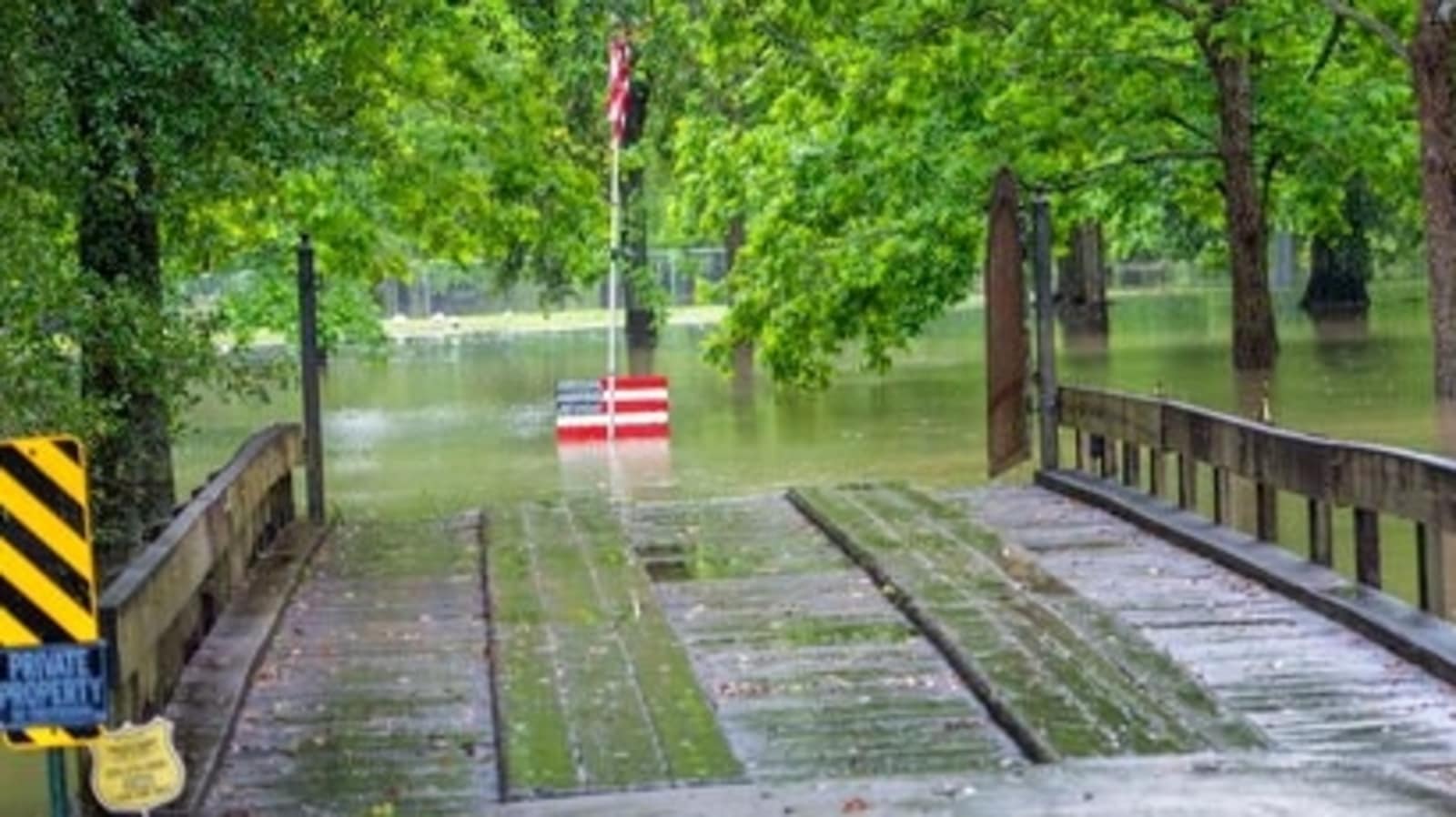 Drenching rains flood homes, swamp cars in south Louisiana | World News