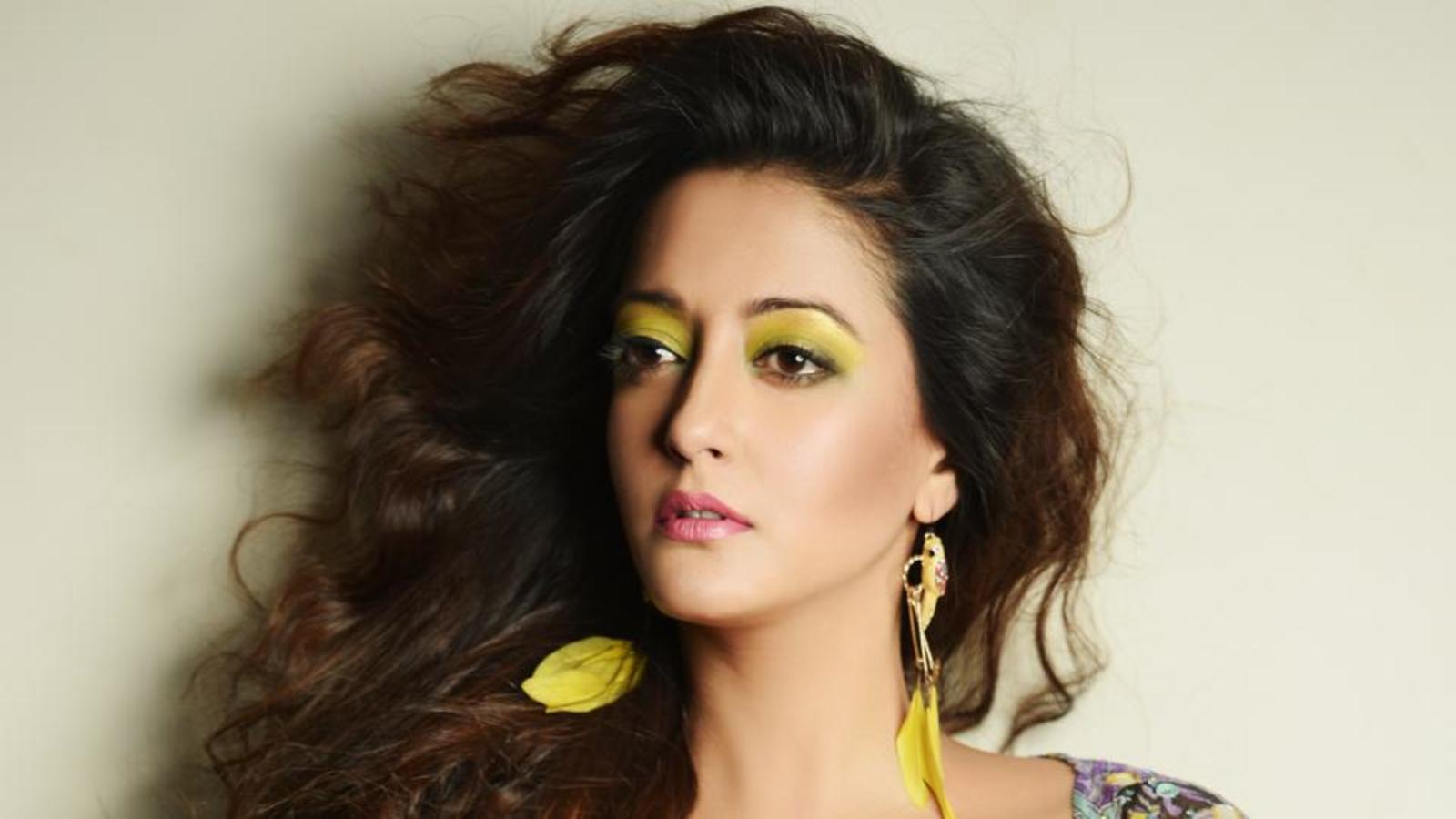 After hospital beds, oxygen, Raima Sen reveals how people are now ...
