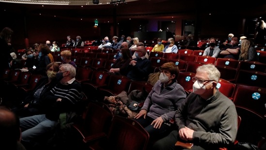 Coronavirus: London theatres reopen to live audiences as Covid ...