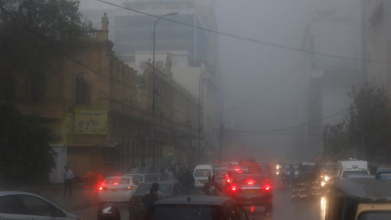 Cyclone Tauktae: 4 killed in roof collapse incidents after dust storm ...