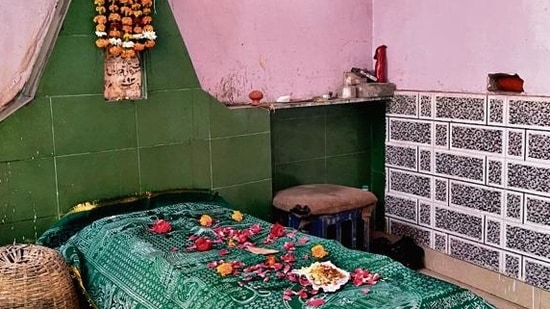 Delhiwale: A ‘qabr’ by the chowk | Latest News Delhi