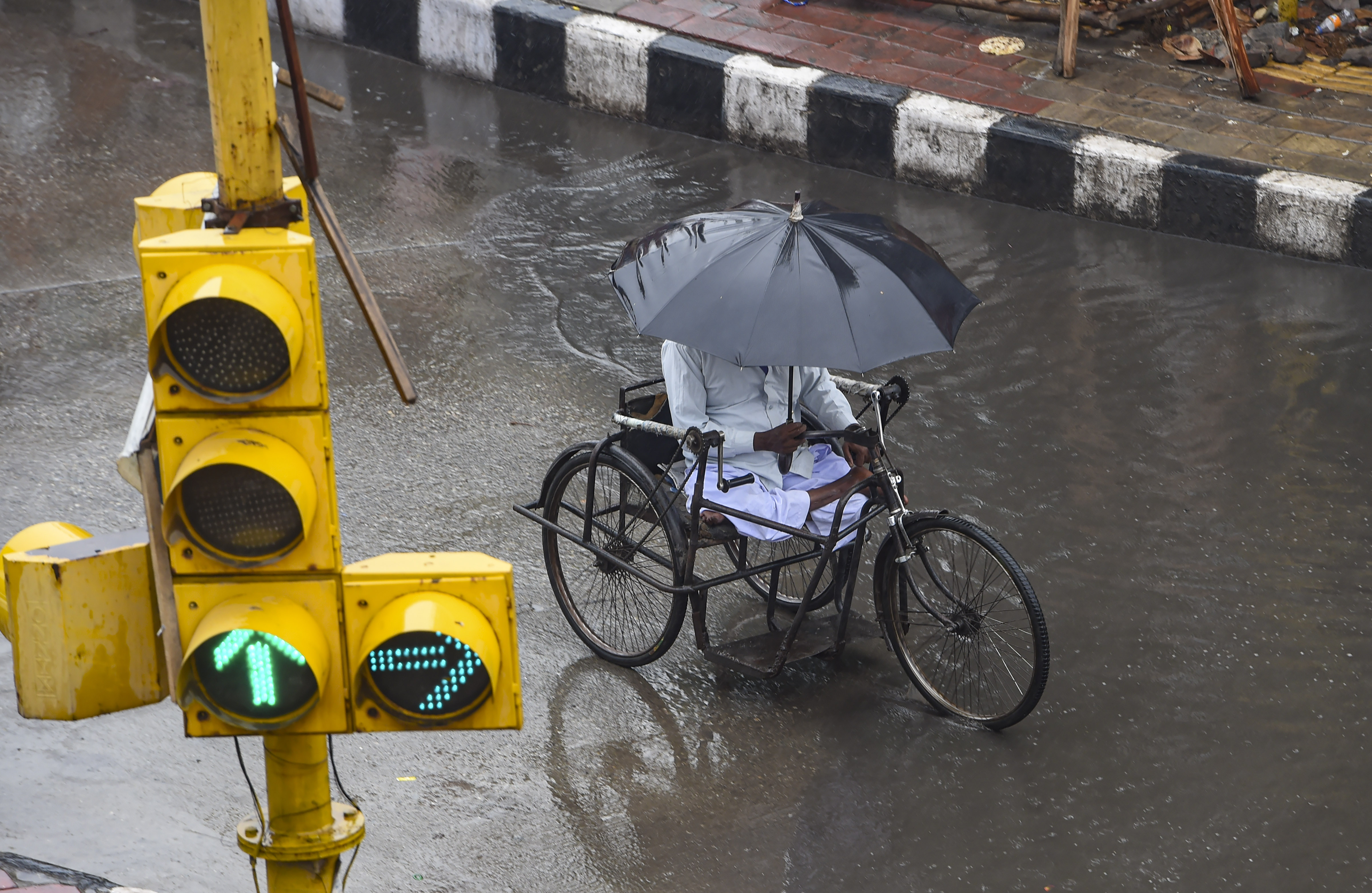 Weather today: Himachal Pradesh, Punjab on red alert; heavy rain likely ...