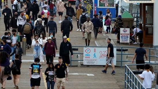 Covid-19: California to drop social distancing requirements in June ...