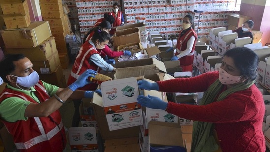 Himachal Pradesh CM distributes home isolation kits, says pandemic ...