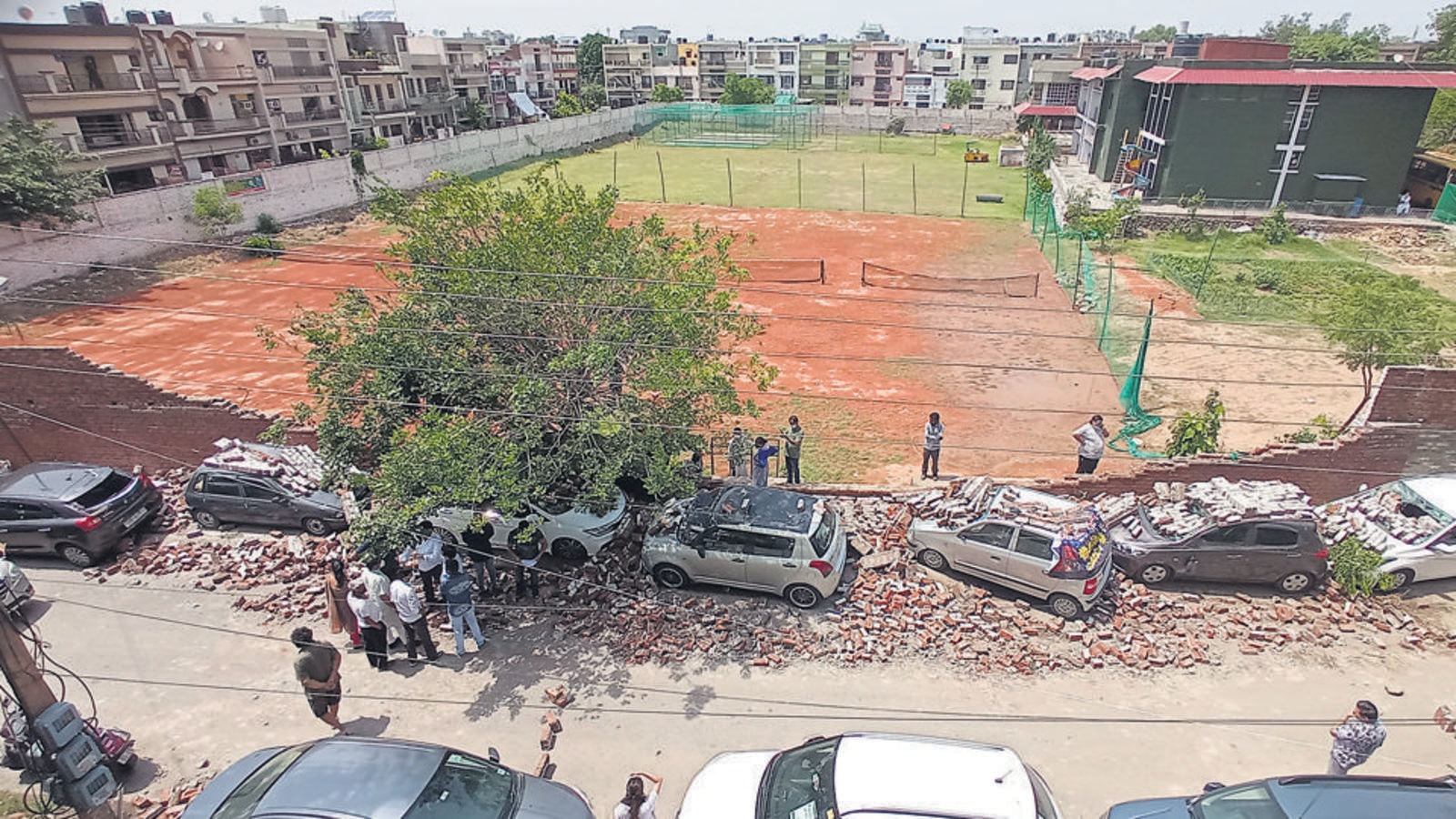 High-speed winds batter Mohali, Panchkula | Hindustan Times