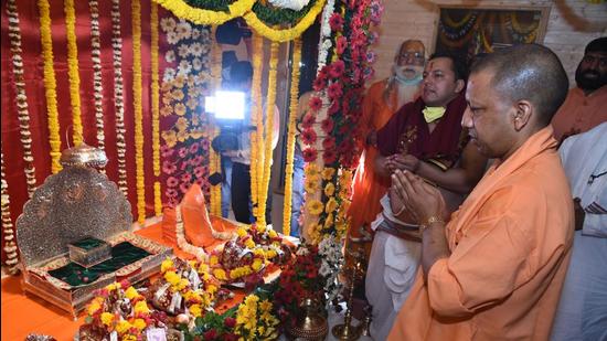 Five devotees to be allowed to pray at makeshift temple in Ayodhya at a ...
