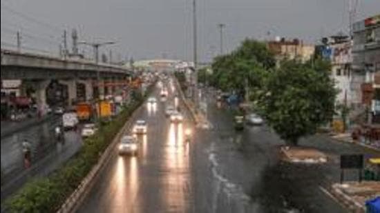 Delhi weather: Rain, thunderstorm expected today, says IMD | Latest ...
