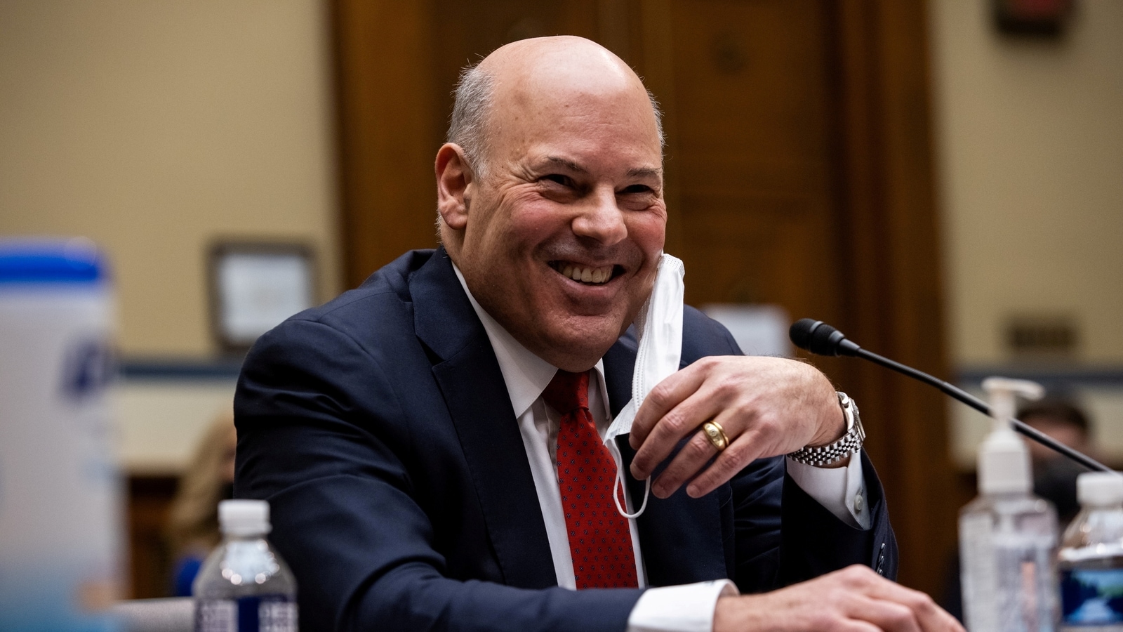 US Postal Service chief faces FBI probe over campaign fundraising ...