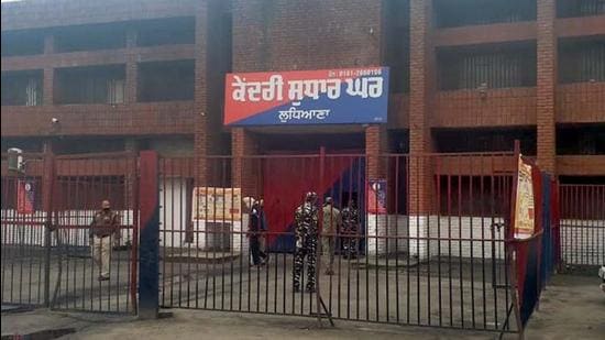 From hookah to drugs, inmates have easy access to contraband inside ...