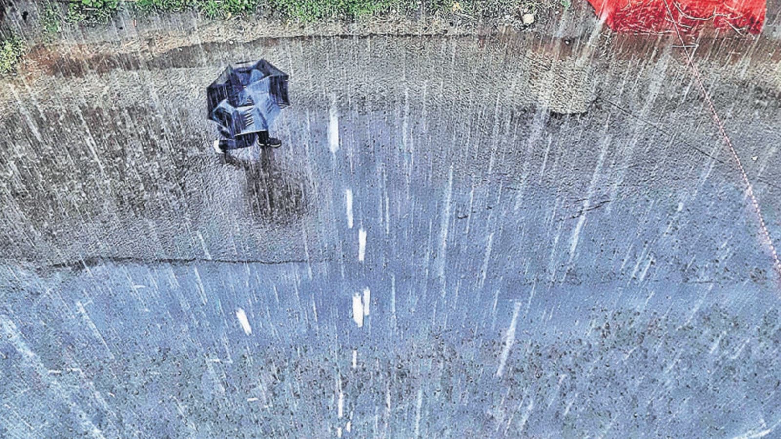 Pune witnesses first monsoon rainfall of this season - Hindustan Times