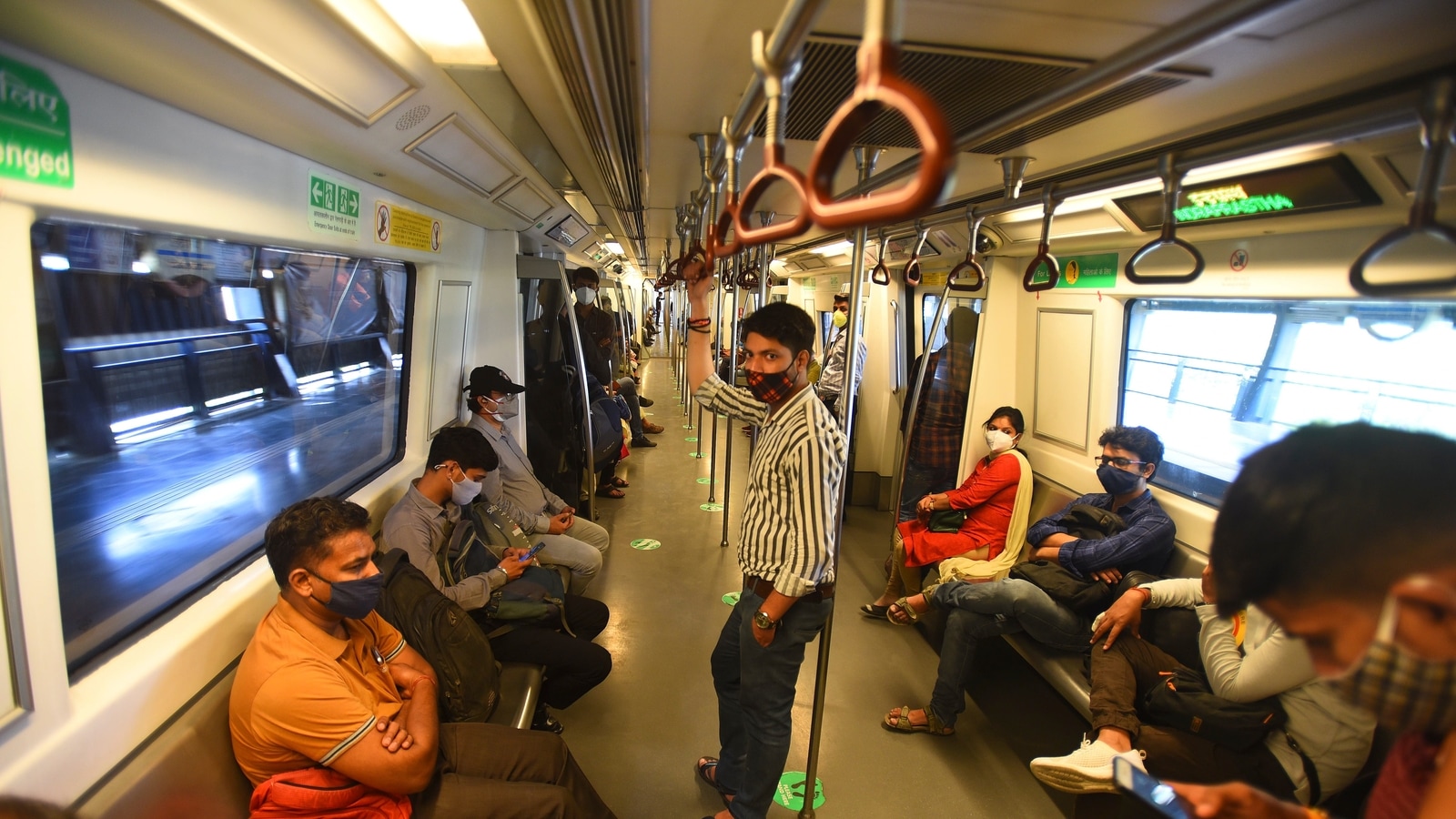 Hour-long waits to board a Metro | Latest News Delhi