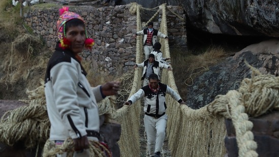 Bridge made of string: Peruvians re-weave 500-year-old Incan crossing ...