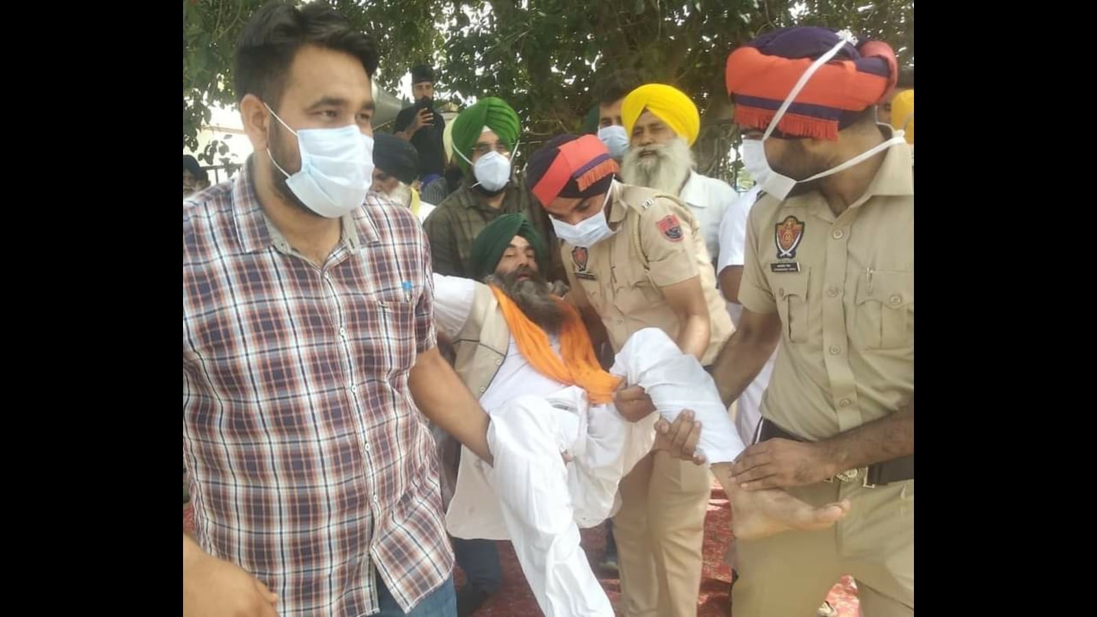 Police remove SAD (A) morcha from Bargari, Mann arrested with ...