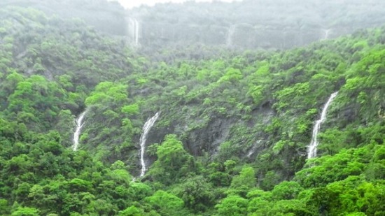 6 must-visit waterfalls in Goa that will surely leave you mesmerised ...