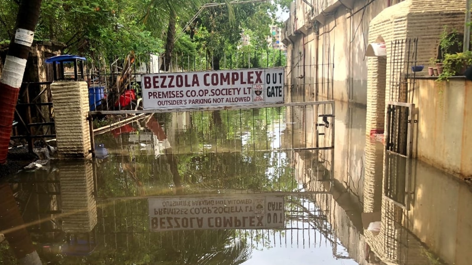 A first since 2005: Chembur society flooding worries residents | Mumbai ...