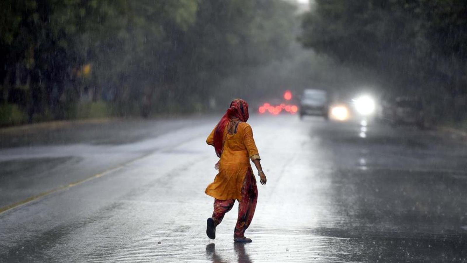 Scattered thunderstorm expected over south, southwest Delhi this ...