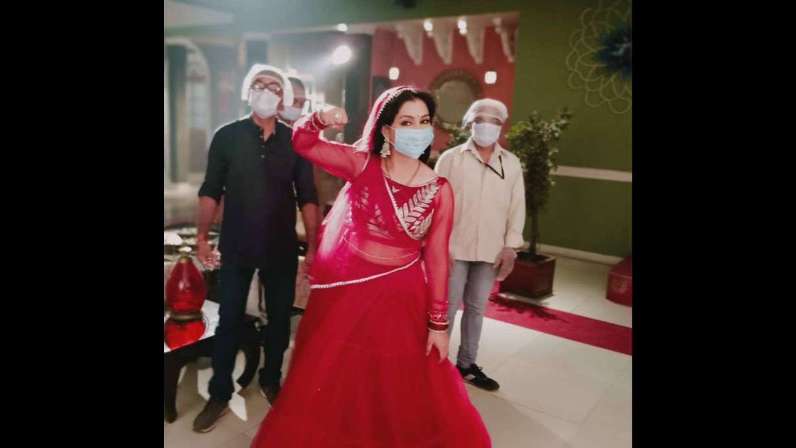 Bank up! TV show shoots, scripts dictated by stress of third wave ...