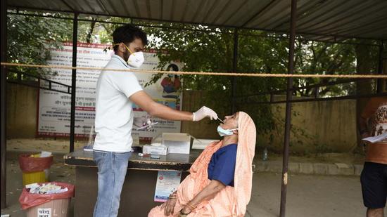 Covid-19: RT-PCR test to cost ₹299 in Gurugram | Hindustan Times