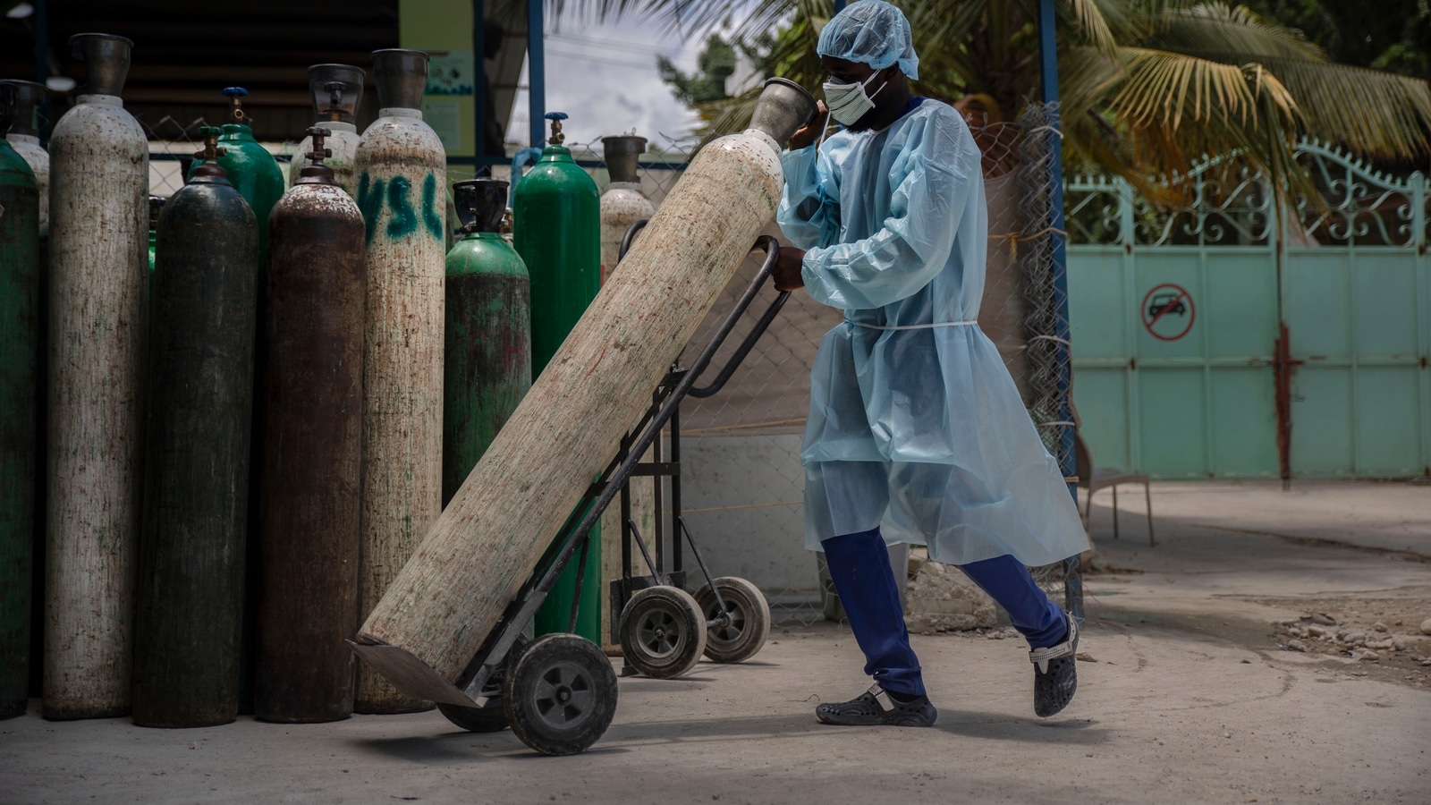 Centre, states row over O2 deaths in 2nd wave | Latest News India ...