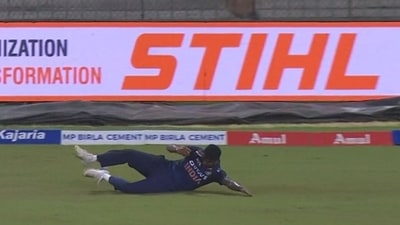 Krishnappa Gowtham takes a stunning catch to help Chetan Sakariya get ...