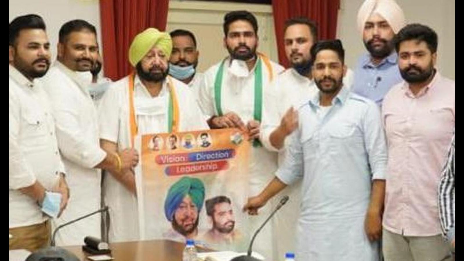 Capt launches NSUI’s ‘Mission 2022’ poster | Hindustan Times