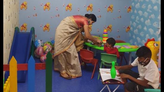 Delhi Police makes 11 stations child friendly: Colourful walls, books ...