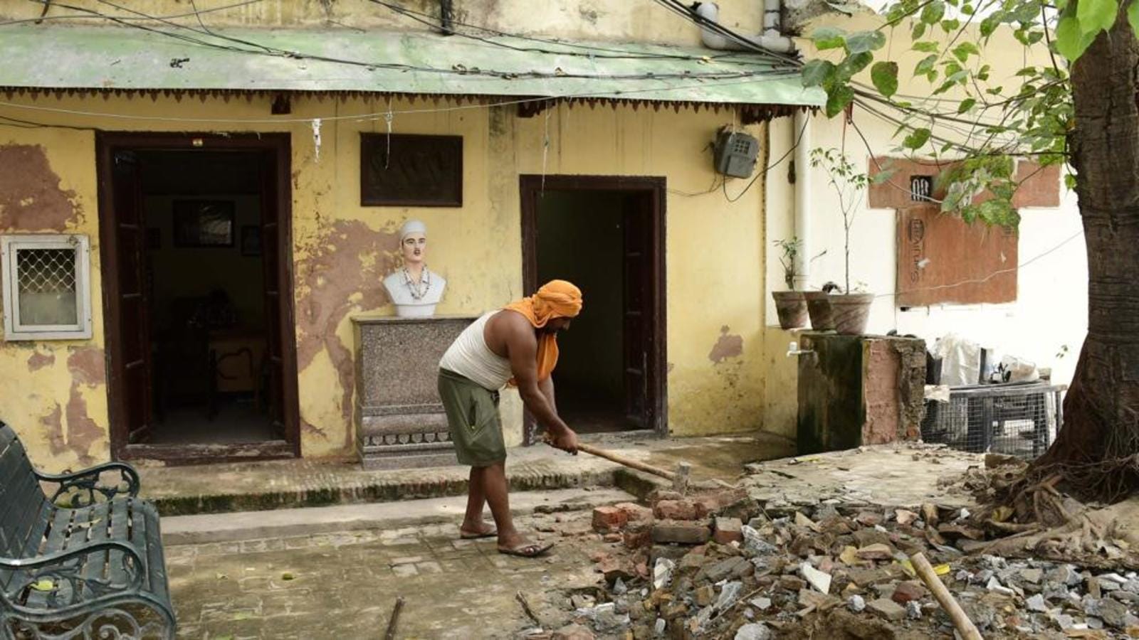 Ludhiana MC starts cleaning area around martyr Sukhdev’s ancestral ...