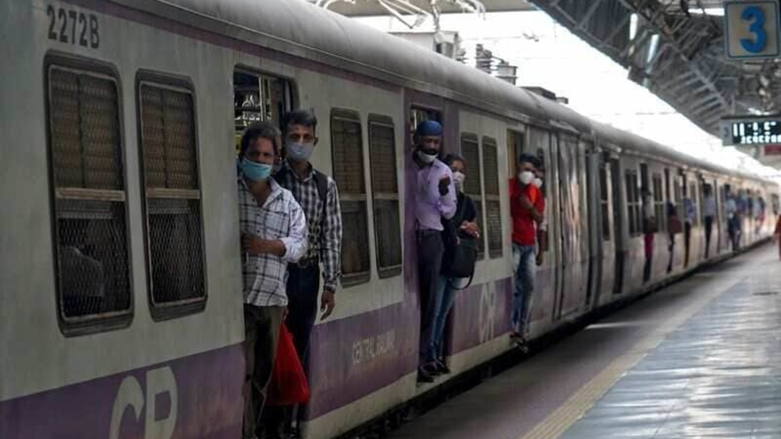 QR code-based passes to be issued at 65 Mumbai local stations: Mayor ...