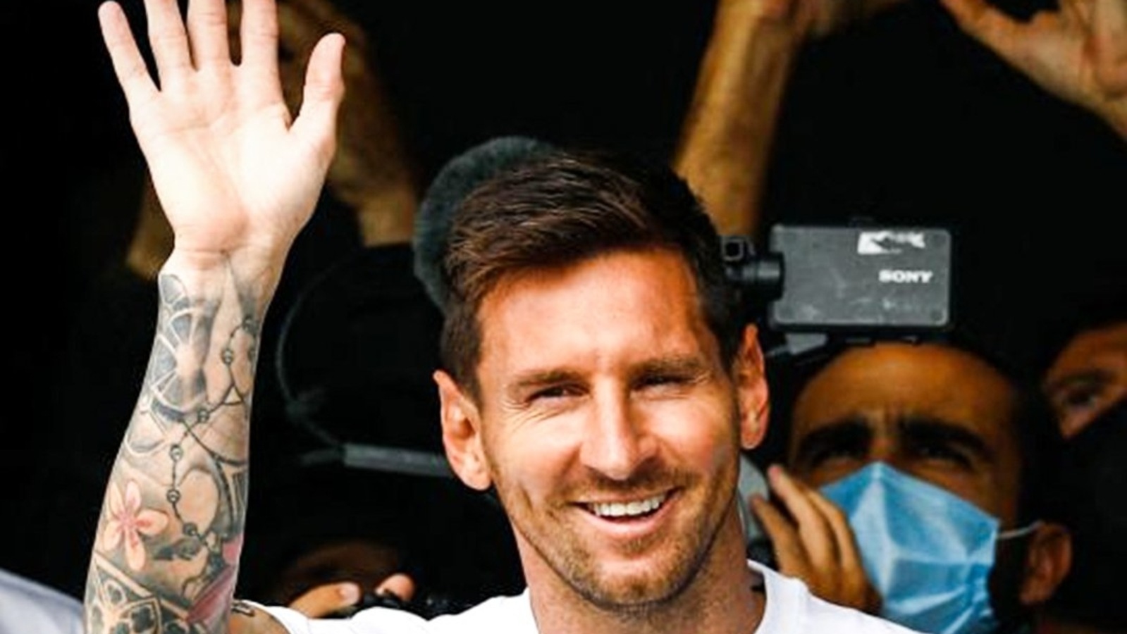 Messi arrives in France to join PSG from Barcelona | Football News