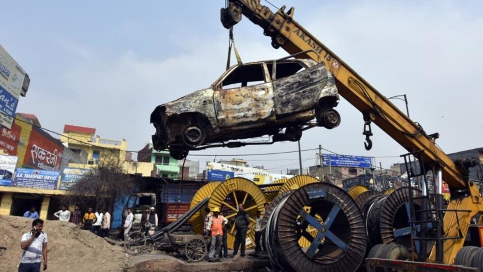 Six Delhi cops who fought riotous mob get police medal for gallantry ...
