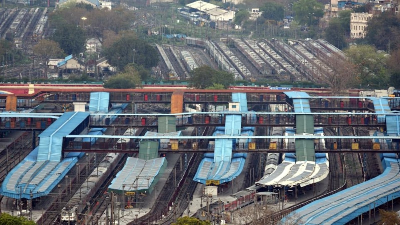 Elevated ramps, flyovers to clear traffic chaos around station | Latest ...