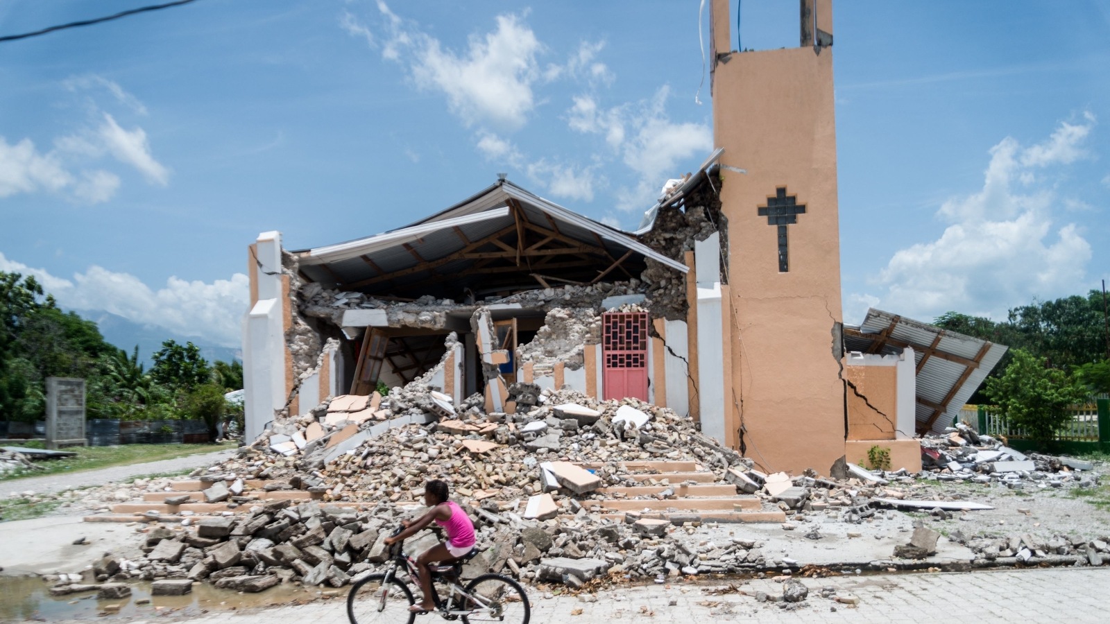 Foreign aid flows in Haiti as death toll soars above 2,000 | World News
