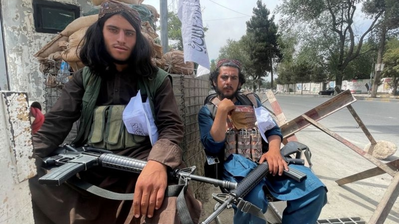 Taliban block govt staff from returning to work | World News