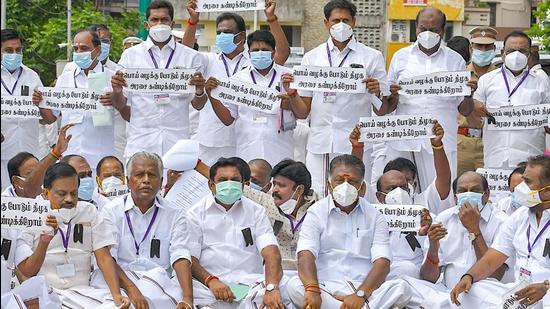 Lighthouse: DMK Dares the Opposition with corruption charges | Latest ...