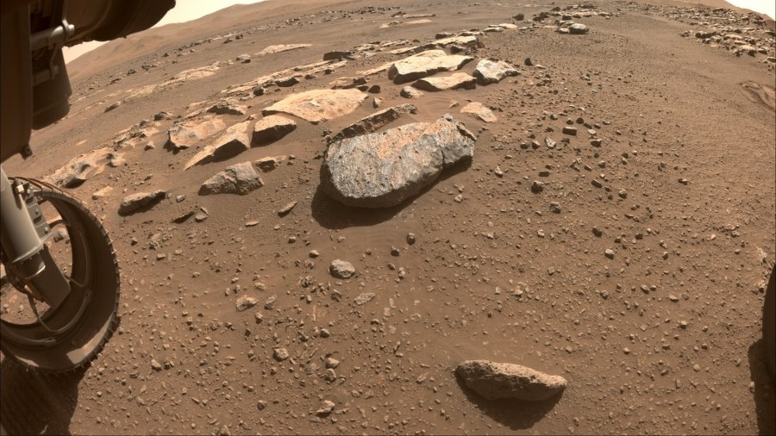Nasa's Perseverance rover locks new target on Mars after failed sample ...