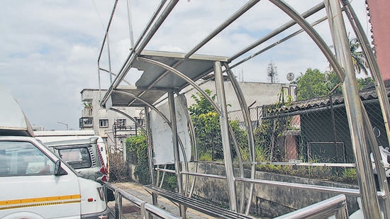 PMPML surveys 1,500 bus stops in Pune to establish safety | Hindustan Times