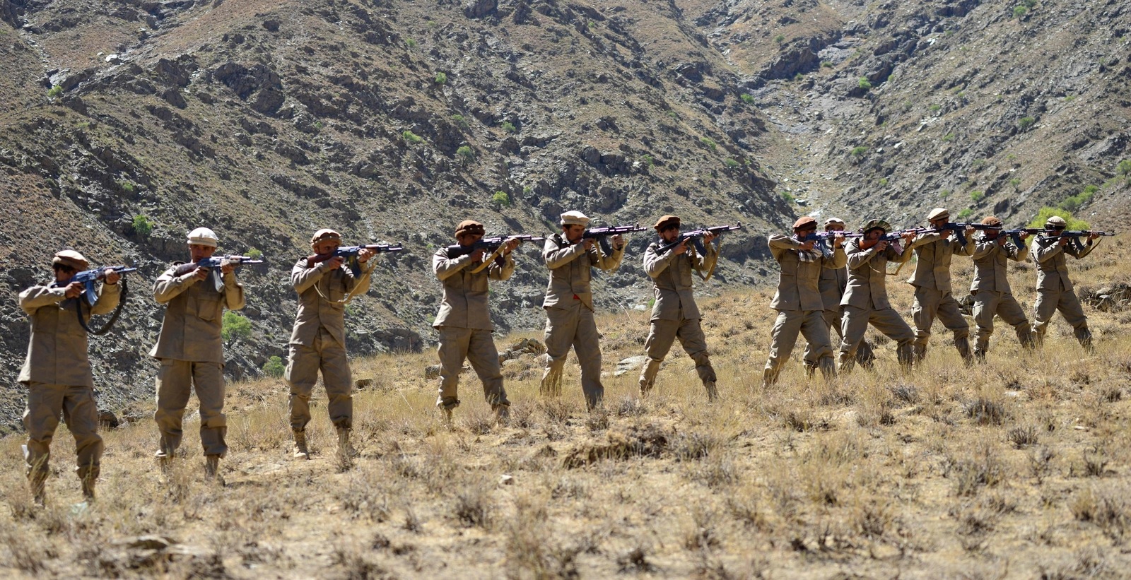 Afghan rebels and Taliban claim heavy casualties in fighting over ...