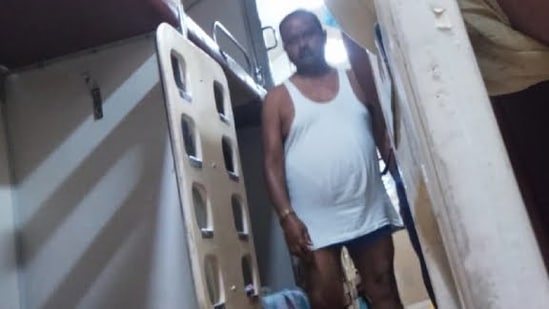 JD(U) MLA Gopal Mandal seen in underwear on train. Clarifies his ...