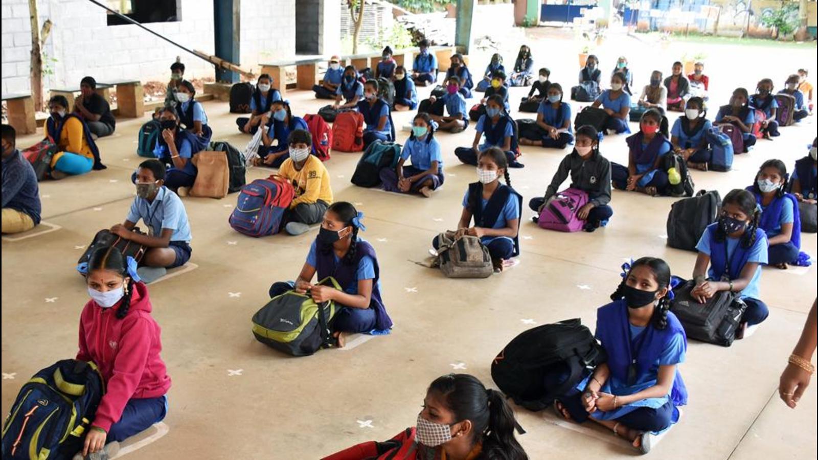 It’s back to school for students of classes 6-8 | Latest News India ...